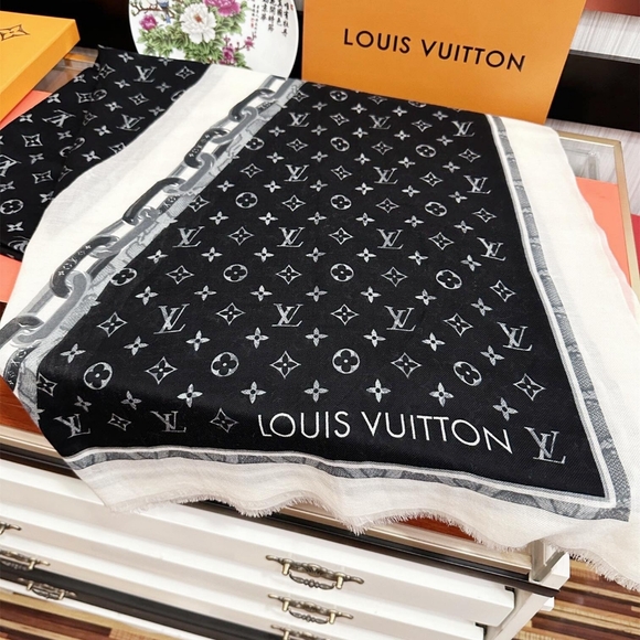 Louis Vuitton | Accessories | Louis Vuitton Ring Cashmere Long Scarf ...
